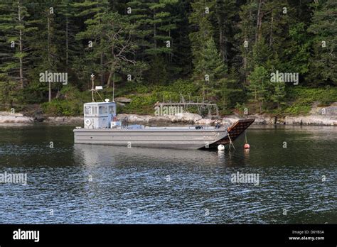 Landing craft mechanized Fotos und Bildmaterial in hoher Auflösung