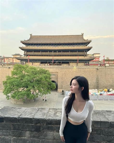 男友今天很糟糕，你怎么安慰？被封“最懂事女友”的韩国美女腾讯新闻