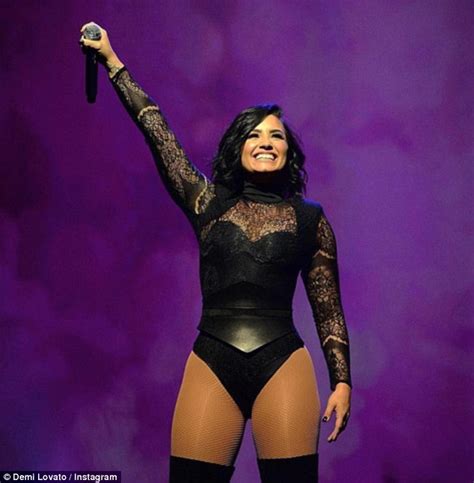 Demi Lovato Posts Sexy Instagram Selfie During Her Future Now Tour Daily Mail Online