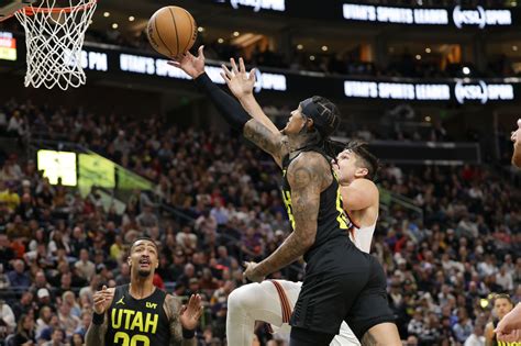 Kevin Durant Pours In 39 As Suns Edge Jazz In 2ot Reuters