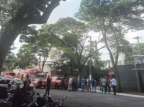 Helicóptero cai na Barra Funda em São Paulo