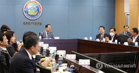 국감현장 노무현 전 대통령에 박수 보낸 국회 국방위 의원들 나무뉴스