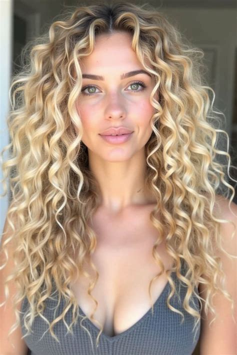 26 Blonde Highlights Curly Hair For 2025 Glam Trove