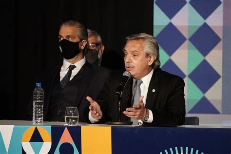 Sin Grietas La Uba Reunió A La Primera Línea De La Política La Academia La Ciencia Y El