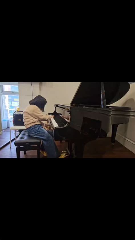 김주영 4개의 즉흥곡중 가장 쇼팽의 독특한 오리지널리티를 느끼게 해주는 곡🎶🎵🎶 너무나 물 흐르듯 우아하고 아름답지만 표현하기 까다롭고 어려운 곡이예요 개인적으로