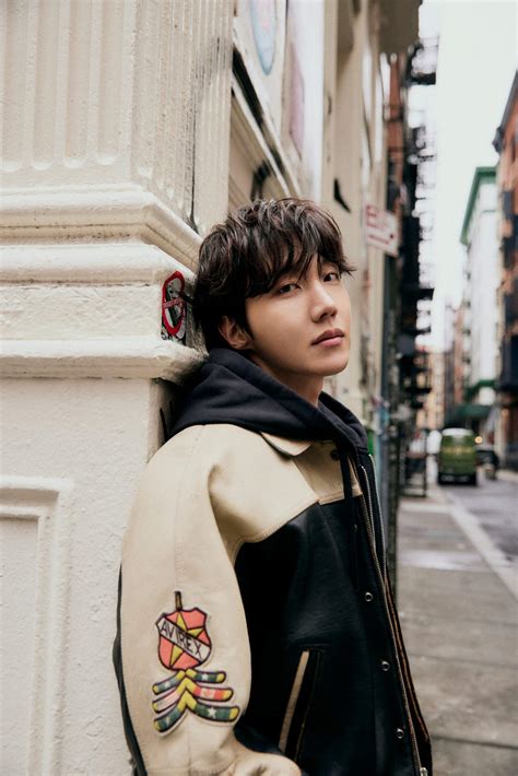 Atualização JHope on the street ARMY BR Amino