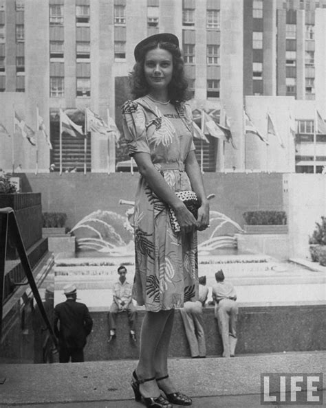 Beautiful Girls In New York Circa 1944