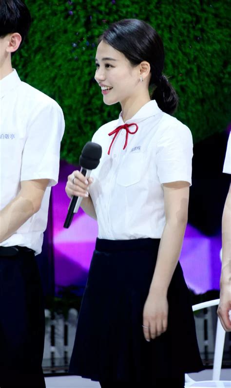 31岁马思纯再演少女，顶蘑菇头难逃颜值挑战，好在素颜仍旧很能打凤凰网