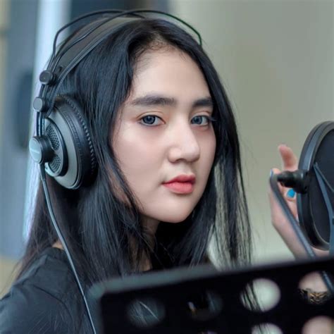 Biodata Profil Dan Fakta Bella Nova