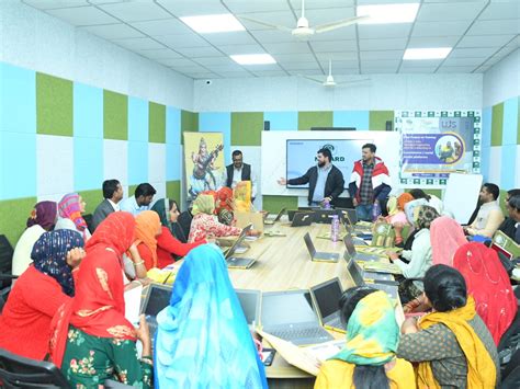 Delhis Trainer Will Give Training To The Women Of Self Help Groups