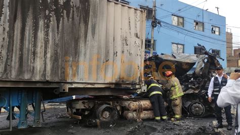 Explosión En Smp Combi Y Tráiler Quedaron Totalmente Calcinados Tras