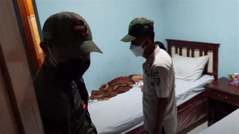 Waduh 12 Pasangan Digerebek Asyik Mesum Dalam Kamar Kos Dan Hotel Di