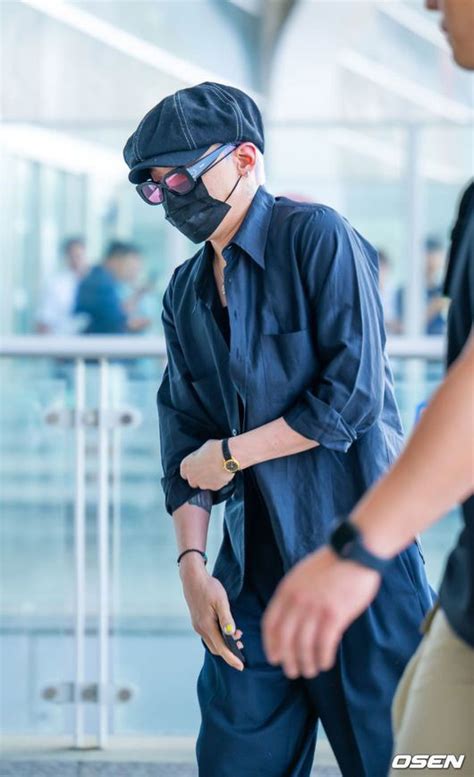 지드래곤 7억대 외제차 한여름 올블랙 패션 남다른 출국길 [oh 쎈 이슈]