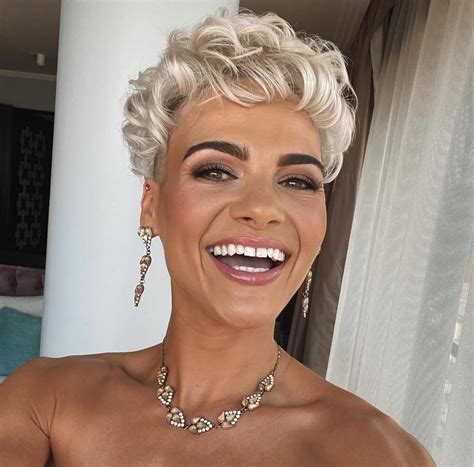 30 Stylish Undercut Pixie Cuts Youll Be Dying To Try Now