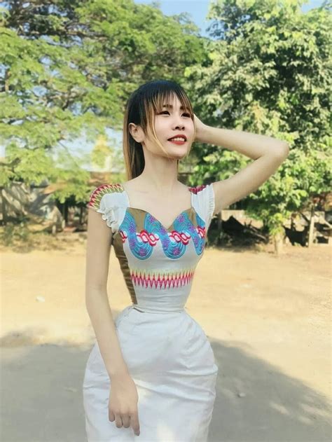 Punya Pinggang Kecil Yang Tak Biasa Ini 6 Potret Su Moh Naing Hot