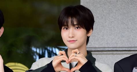 포토 나우어데이즈 연우 팬들에게 보내는 하트~