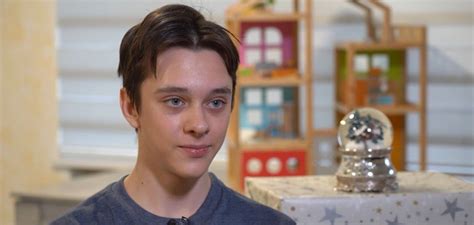 Війна забирає дитинство історія 15 річного Максима з Маріуполя зявилася у музеї Голоси