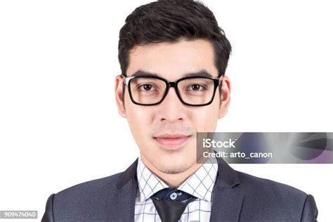 흰색 배경에 고립 웃는 잘생긴 사업가의 초상화 가리키기에 대한 스톡 사진 및 기타 이미지 가리키기 귀여운 그루터기 얼굴