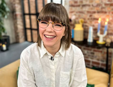 Derfor Gir Hun Ut Elses Nummer