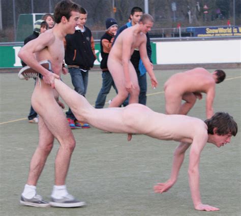 Etre Nu Partout Des Sportifs L Entrainement