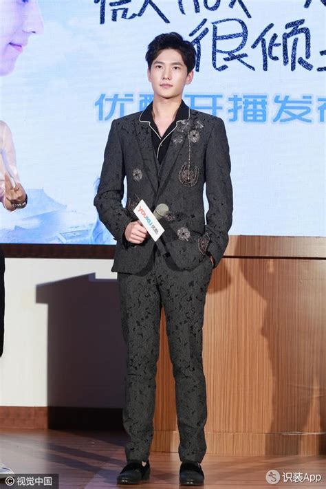 楊洋微微一笑就很傾城 簡直比想像中的肖奈還帥一度 每日頭條