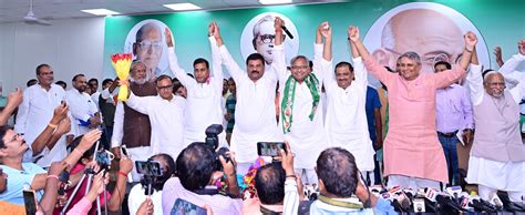 Retired Ias Officer Manish Kumar Verma Joins Jdu Patna Press