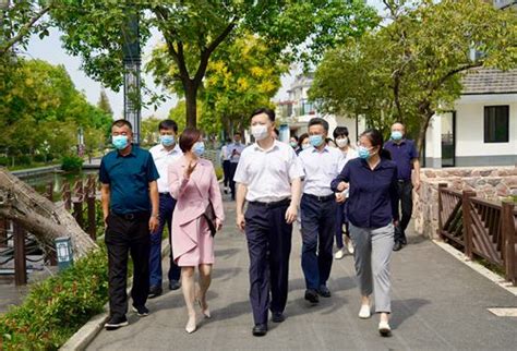 政协区政协主席曹卫东一行调研赵巷镇经济社会发展情况
