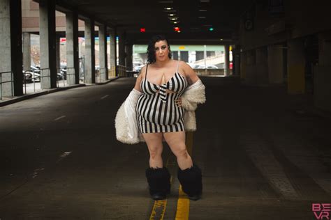 Griminator You Into Big Girls Pov VR Porn Video VRPorn Com