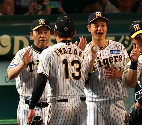 セ・リーグは巨人、阪神、dena、広島の上位4球団が1ゲーム差にひしめく大混戦 広島は降雨ノーゲームで2位から4位に転落する珍事阪神