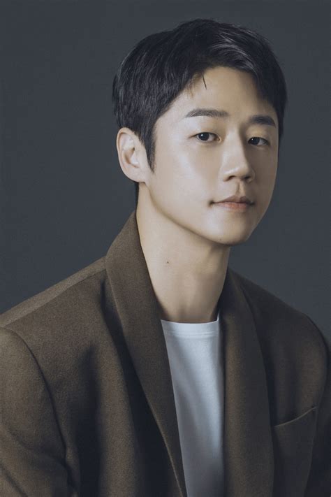 Resident Playbook Star Jung Jun Won Talks About His Onscreen Romance