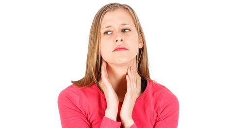 How To Cure Tonsillitis At Home Tonsillitis Symptoms And Cure