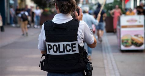 Brutalny atak na latkę we Francji Nazwali ją wstrętną Żydówką i grozili śmiercią Kobieta
