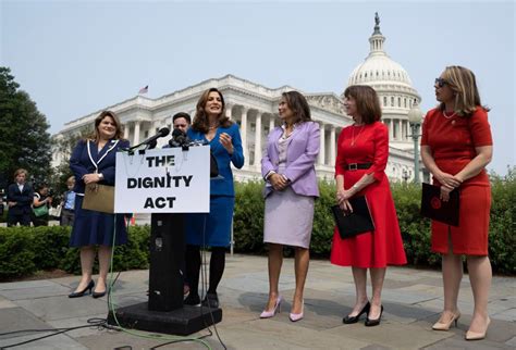 Bipartisan Immigration Bill Calls For Legalization Of Workers Use Of E