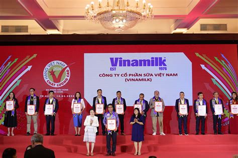 Vinamilk năm liên tiếp giữ danh hiệu Hàng Việt Nam chất lượng cao baotintuc vn