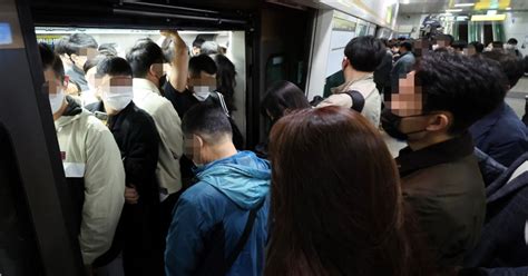 김포골드라인서 고무 타는 냄새원인 조사 중