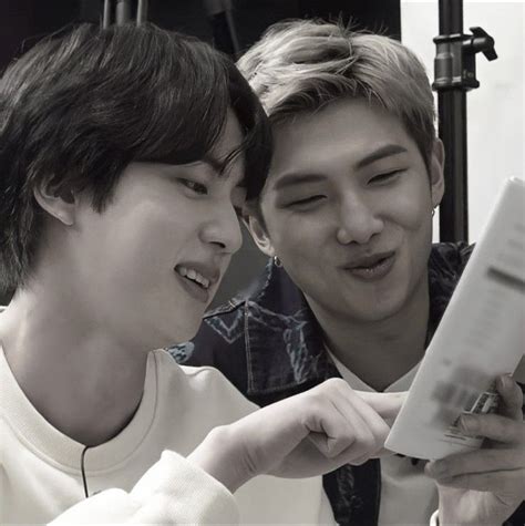 Namjoon And Jin Namjin Fotos De Equipo Imagenes Bizarras