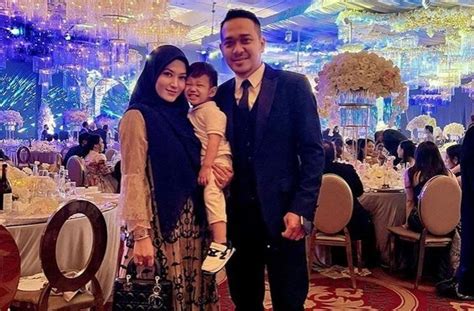 Punya Enam Anak, Intip 8 Potret Lyra Virna yang Tetap Cantik Awet Muda