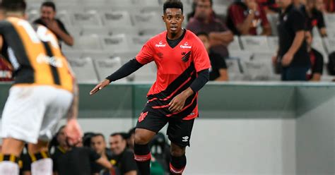 Jornalista Revela Qual Será A Duração Do Contrato De Wellington Com O