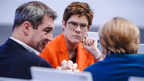Umfrage zur Wählergunst Union könnte derzeit zwischen Grünen und SPD wählen ZEIT ONLINE