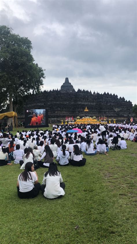 Umat Buddha Prabha Memperingati Magha Puja Di Candi Borobudur Tahun