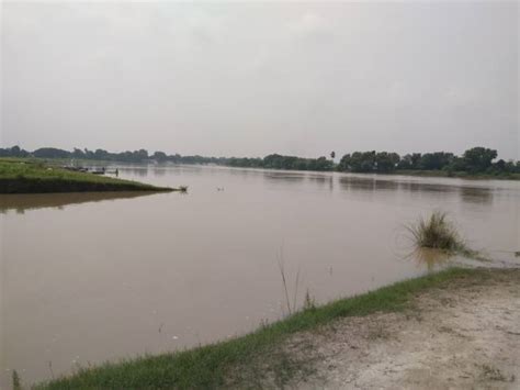 बूढ़ी गंडक नदी में हर घंटे एक सेमी बढ़ रहा है जलस्तर The Water Level
