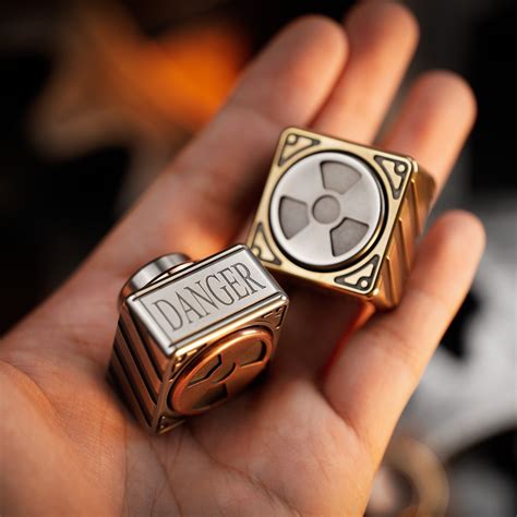 Wanwu Danger Button Fidget Clicker Spinner Fidget Toy Metaedc
