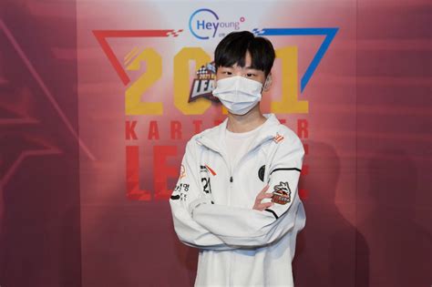 넥슨 카트리그 돌아온 유창현 1위로 16강 행박도현 박현수 진출