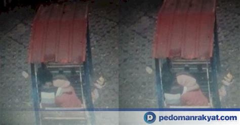 Sejoli Mesum Di Sampang Viral Terekam Cctv