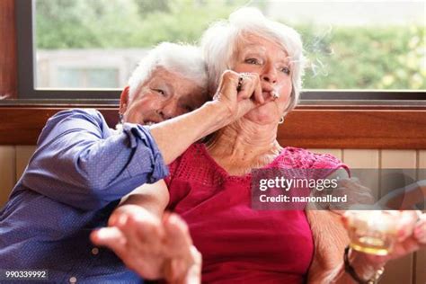 Smoking Smokers Photos And Premium High Res Pictures Getty Images