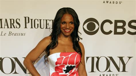 Photos Stars Shine On Tonys Red Carpet