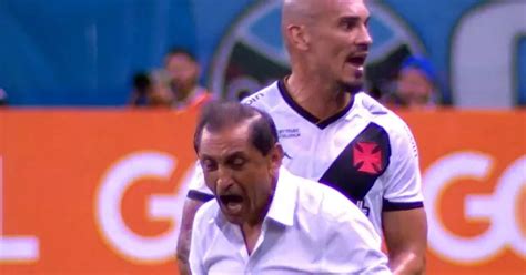 El Ataque De Furia De Ramón Díaz Con Un Futbolista Del Vasco Da Gama En