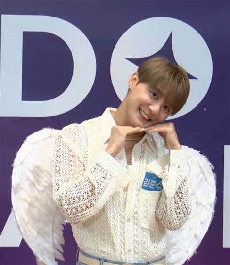 Kimjunsu Community Posts 내가 착하게 살았는지는 모르겠는데 천국도 와보구