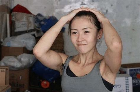那個走紅全網的「最美搬運工」嗎？被富豪看上後，如今卻成了這樣 每日頭條