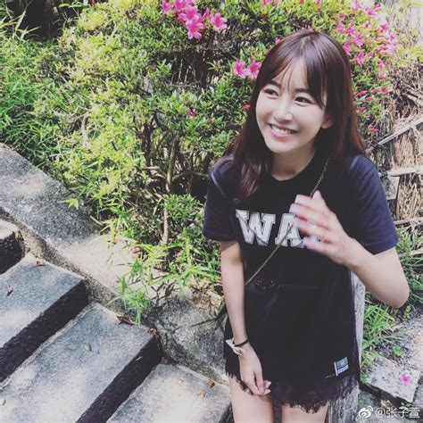 明明是少女辣妈张子萱美游日本 短裙秀长腿俏丽可人 新浪图片